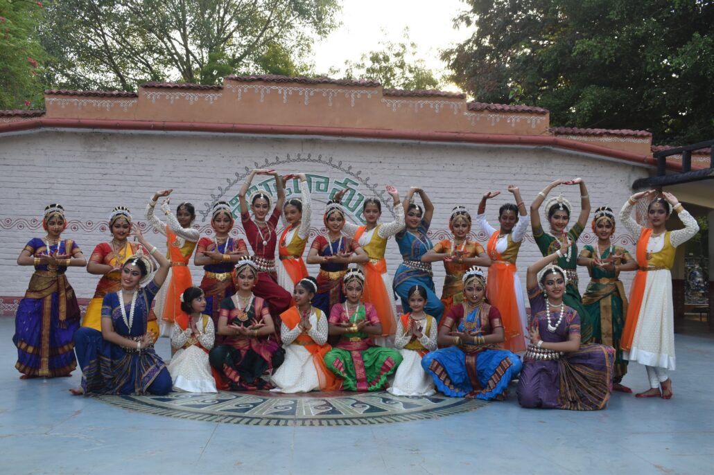 Attractions – Shilparamam